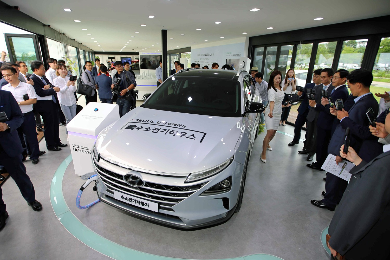 Hyundai banks of hydrogen for future models- vicariousmag.com