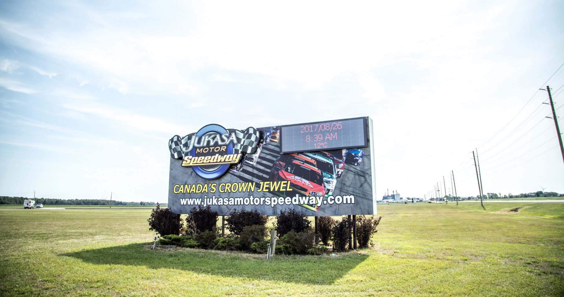 Weekends: Small town racing shows its pulse- vicariousmag.com