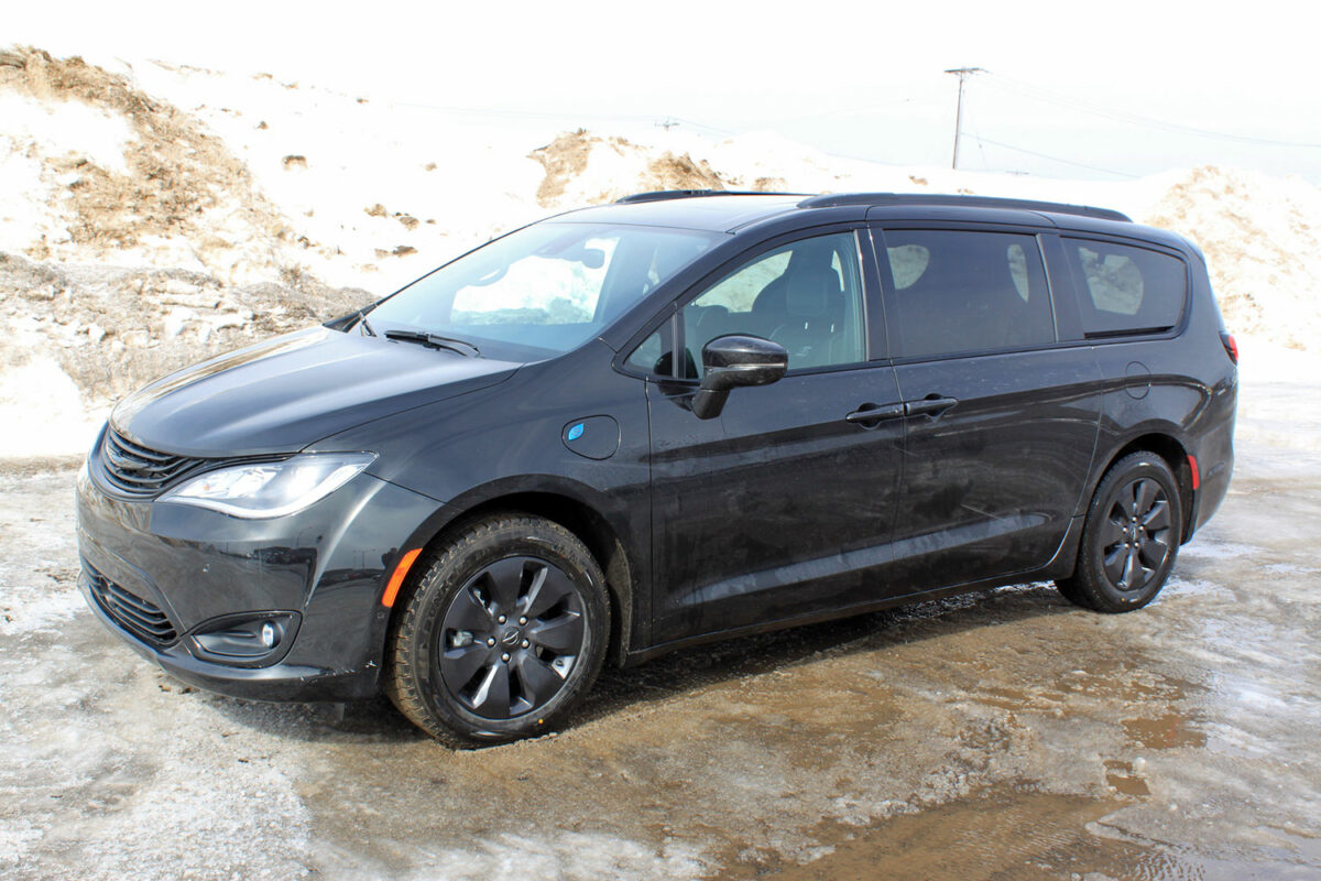 Test Drive 2019 Chrysler Pacifica Hybrid - Vicarious Magazine