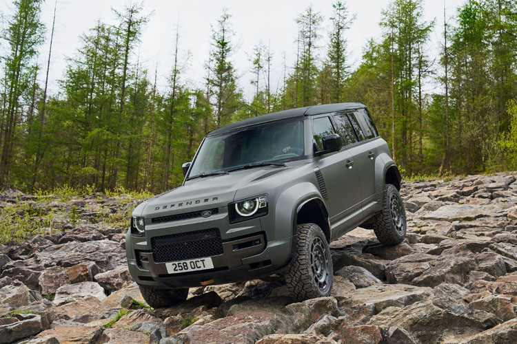 Ultimate Defender: 2025 Land Rover Defender OCTA Debuts - Vicarious ...